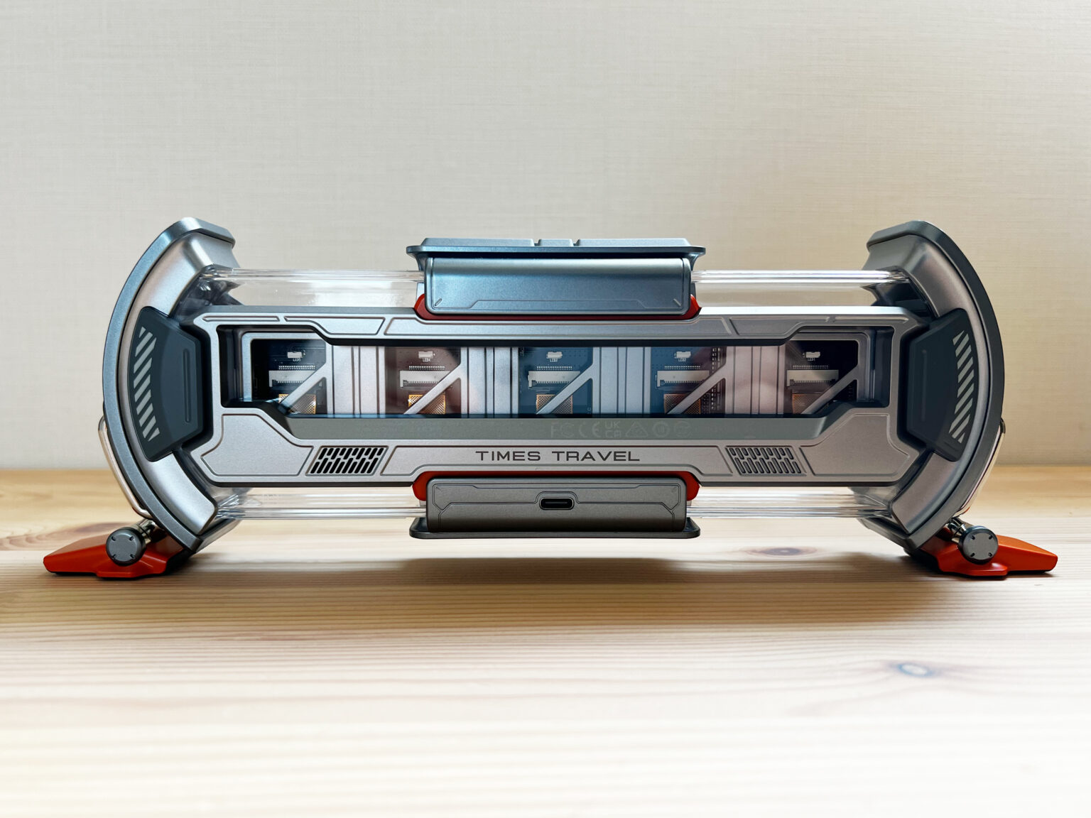 Divoom Times Gate (ディブーム タイムズ ゲート) レビュー / サイバーパンクなオシャレなピクセルアート置き時計 デスク前 ...