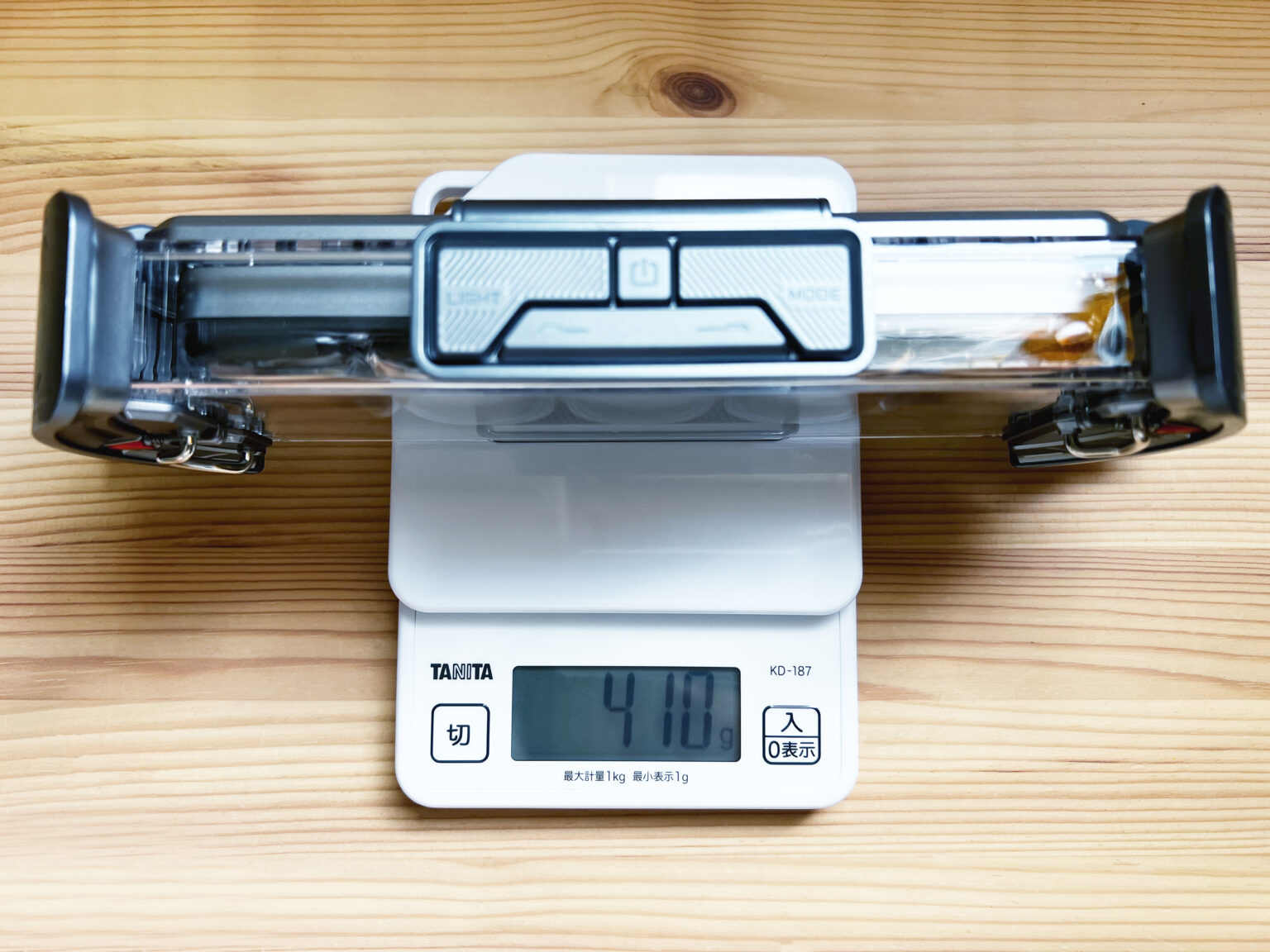 Divoom Times Gate (ディブーム タイムズ ゲート) レビュー / サイバーパンクなオシャレなピクセルアート置き時計 デスク前 ...